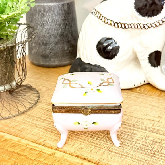 Vintage | Accents | Vintage Arco Pink Footed Trinket Box | Poshmark